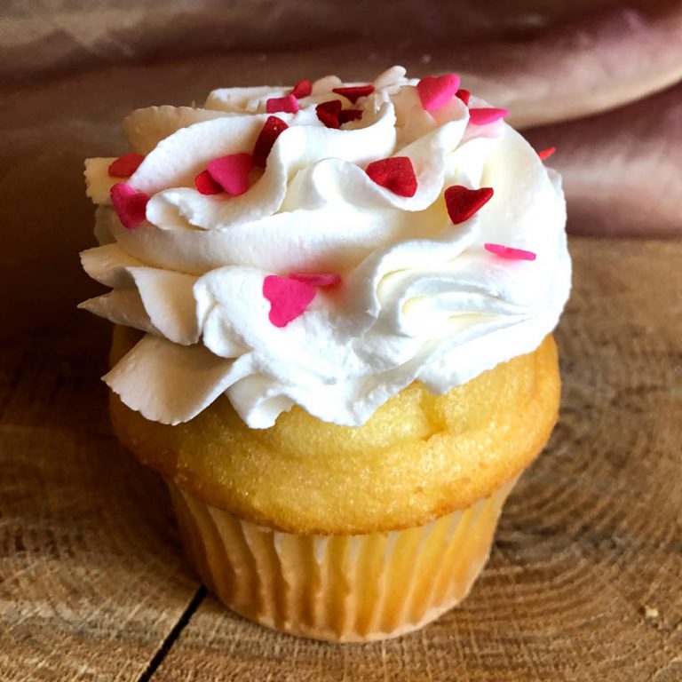 VCUP-21 — Amphora Bakery Decorated Cupcakes